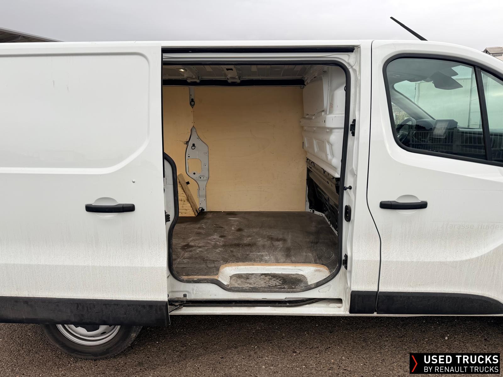 Renault Trafic 130 LCV for sale, Box body Panel 4X2 4t8 Euro 6, SAINT ...