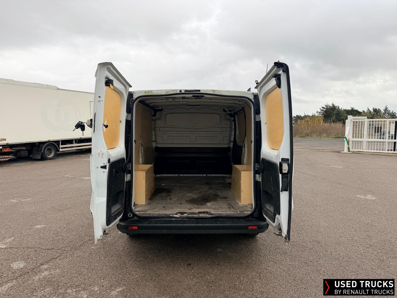 Renault Trafic 130 LCV for sale, Box body Panel 4X2 4t8 Euro 6, SAINT ...